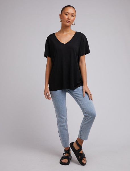 Silent Theory Harper Vee Tee Black | Shine On NZ